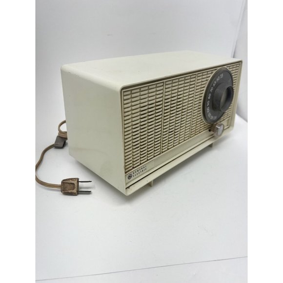 General Electric | Other | Vtg Ge General Electric Tube Am Table Radio ...